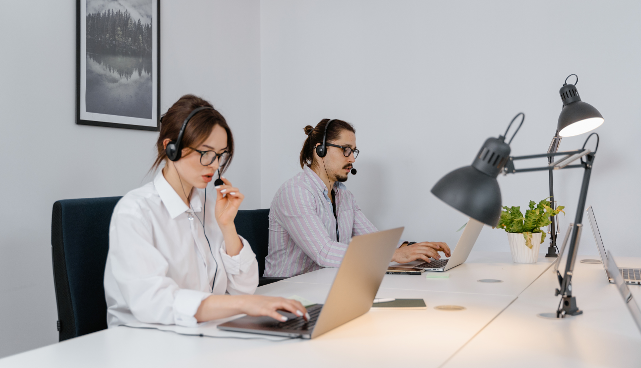 Understand AI, ML & Co in Contact Centers: Definitions & Explanations